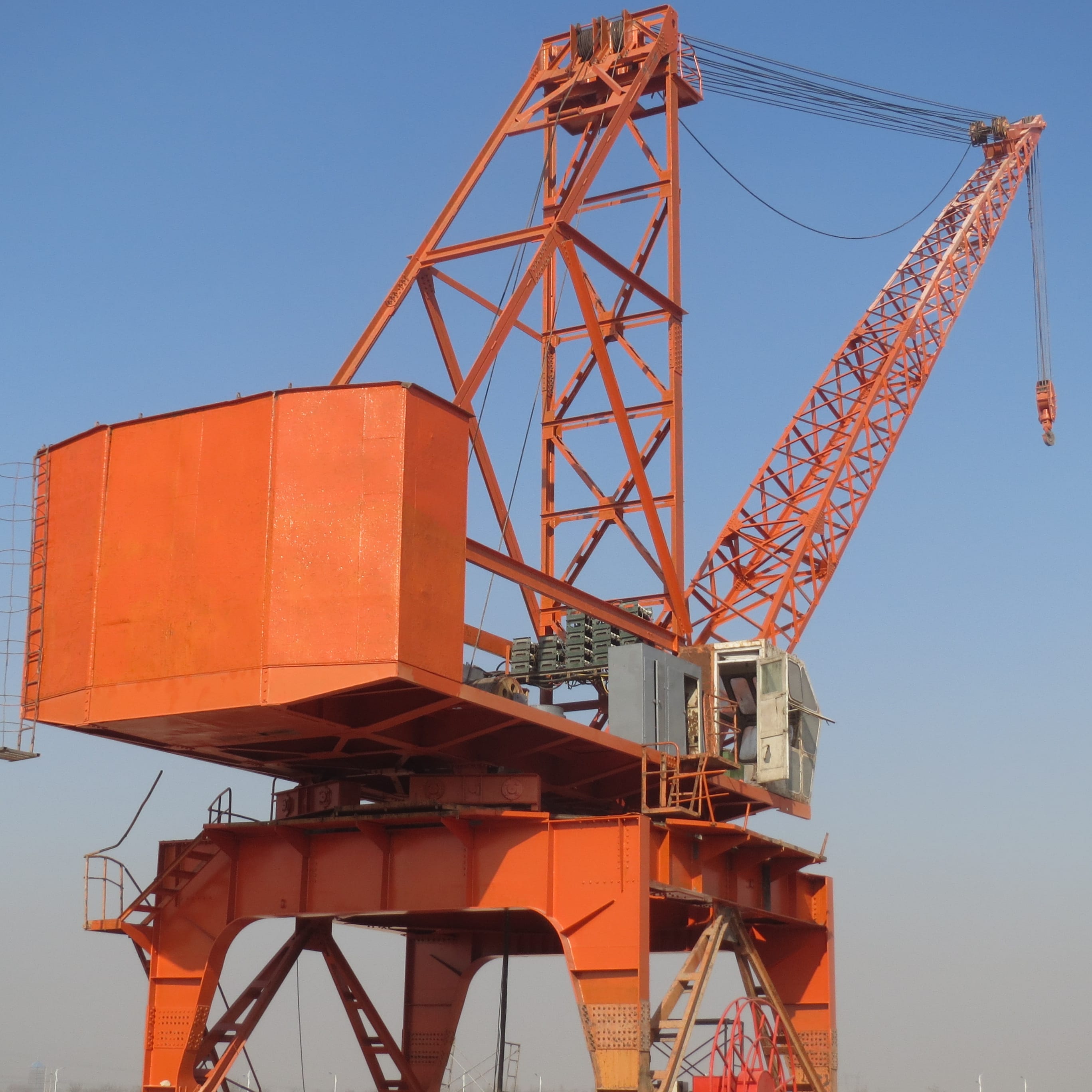 Portal Slewing Crane Manufacturer - WHCRANE
